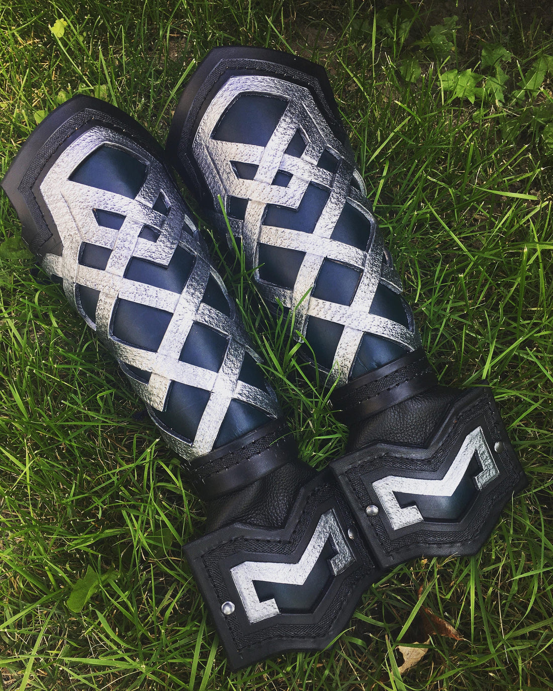 Dwarven Leather Bracer, larp, larping, larper, armor, costume, lotr ...